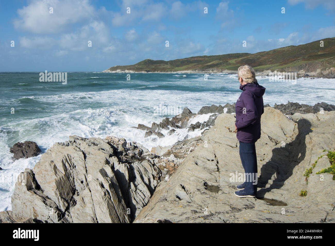 Woman breaking rocks hi-res stock photography and images - Alamy