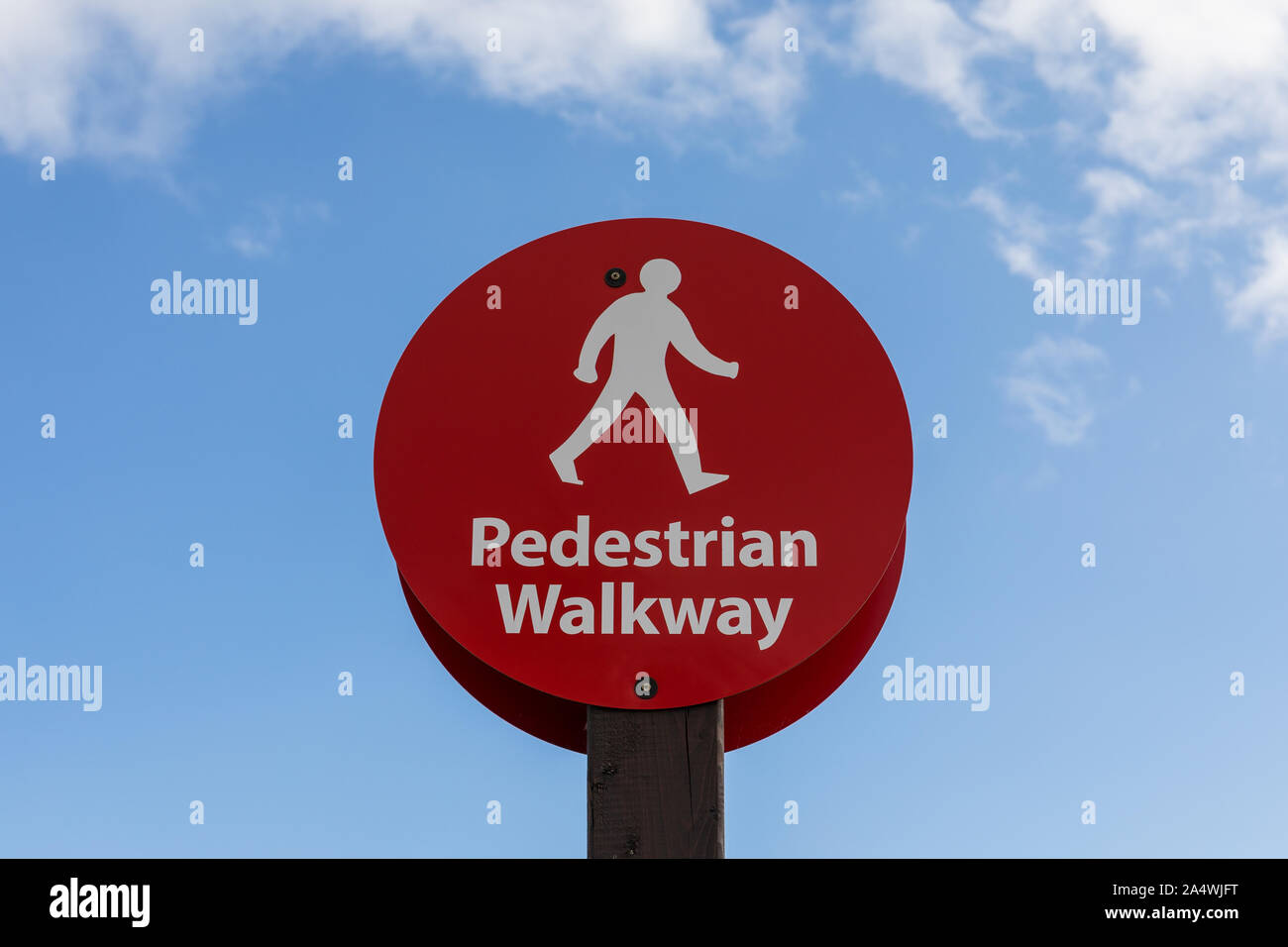 Pedestrian walkway sign hi-res stock photography and images - Alamy
