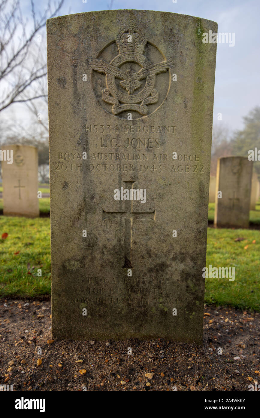 Commonwealth War Graves Commission Grave of Ivor George Jones of the ...