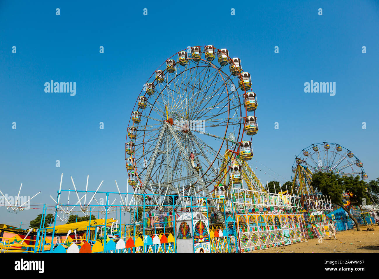 Giant wheel india hi-res stock photography and images - Alamy