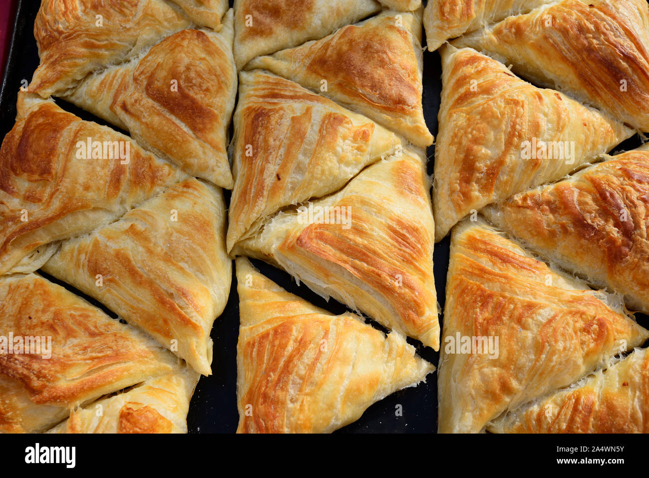 Samosa vegetables hi-res stock photography and images - Alamy
