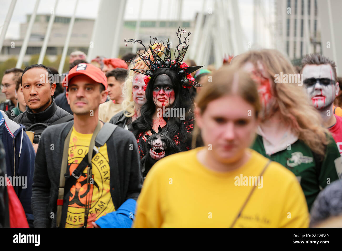 London zombies walking hi-res stock photography and images - Alamy