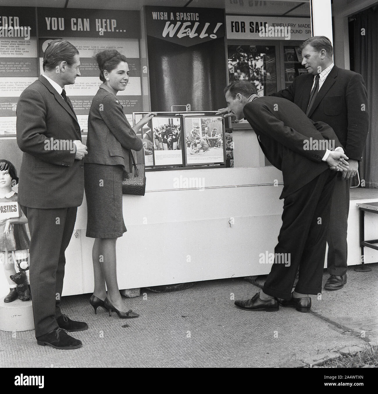 Fundraising booth hi-res stock photography and images - Alamy