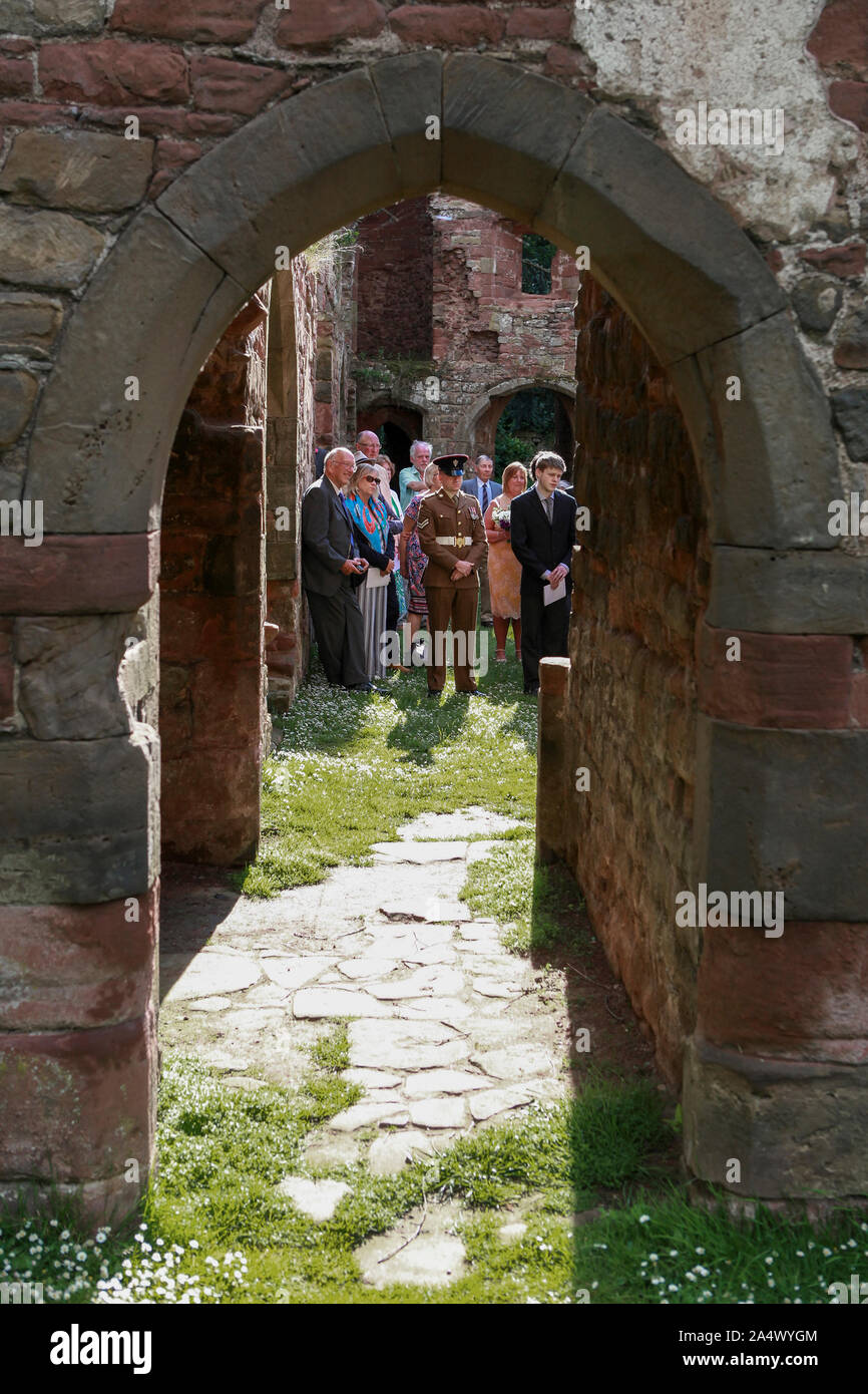 Medieval handfasting ceremony hi-res stock photography and images - Alamy