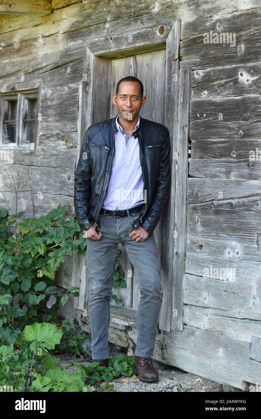 Peter MARTON (plays Jerry Paulsen). Single image, cut out, full body ...