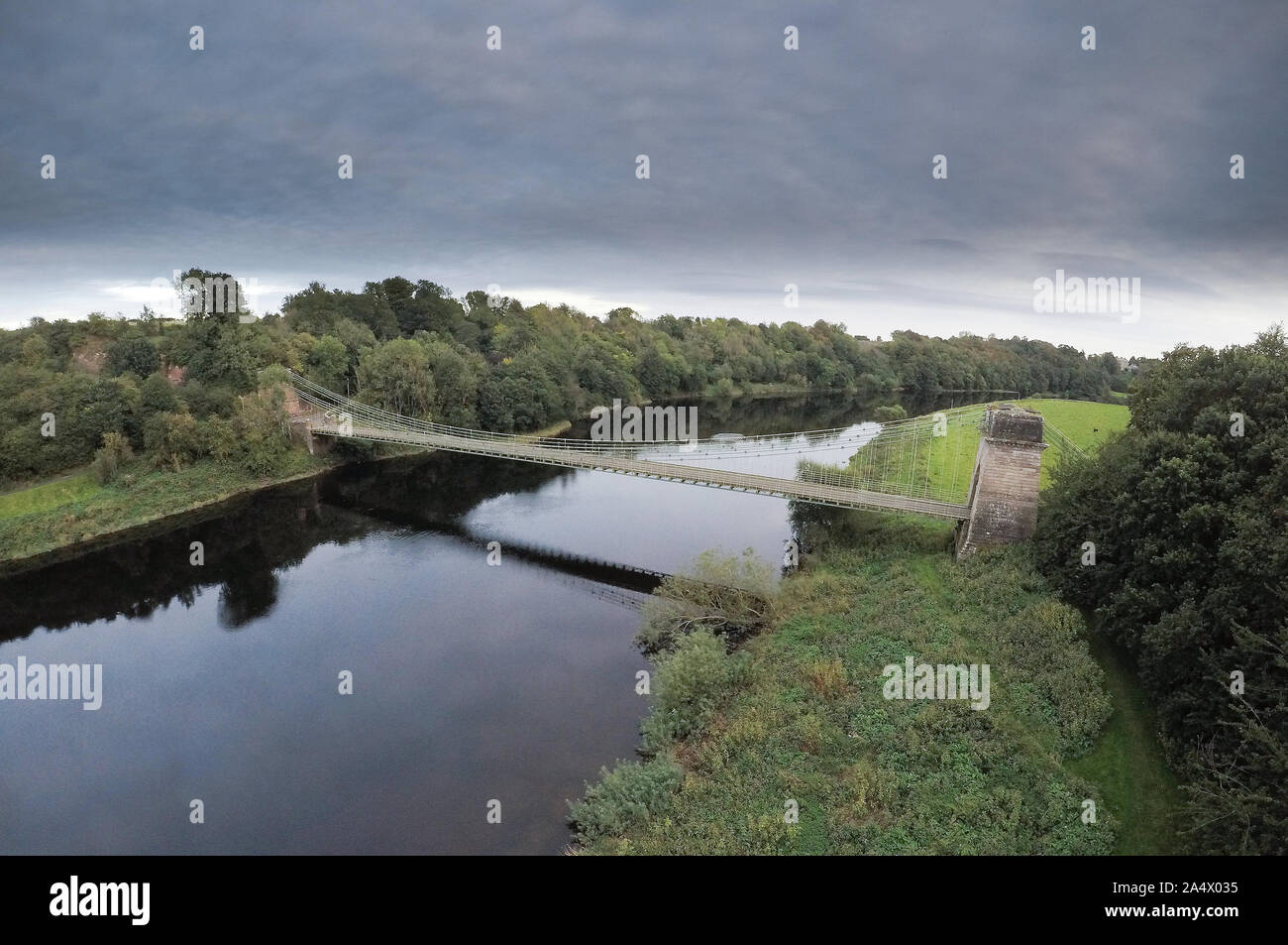 The Union Chain Bridge crossing the River Tweed Stock Photo - Alamy