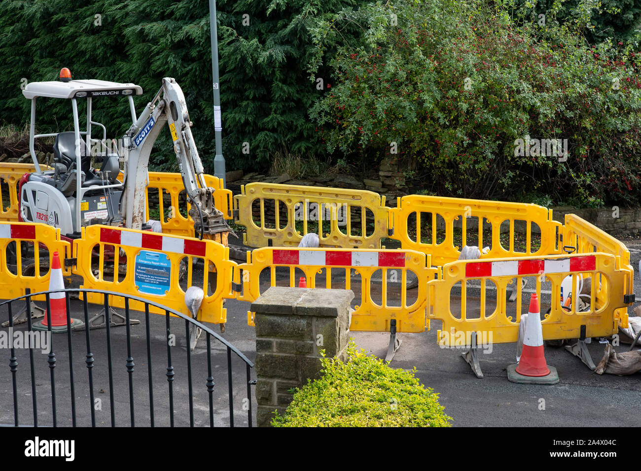 Plastic interlocking safety barriers hi-res stock photography and ...