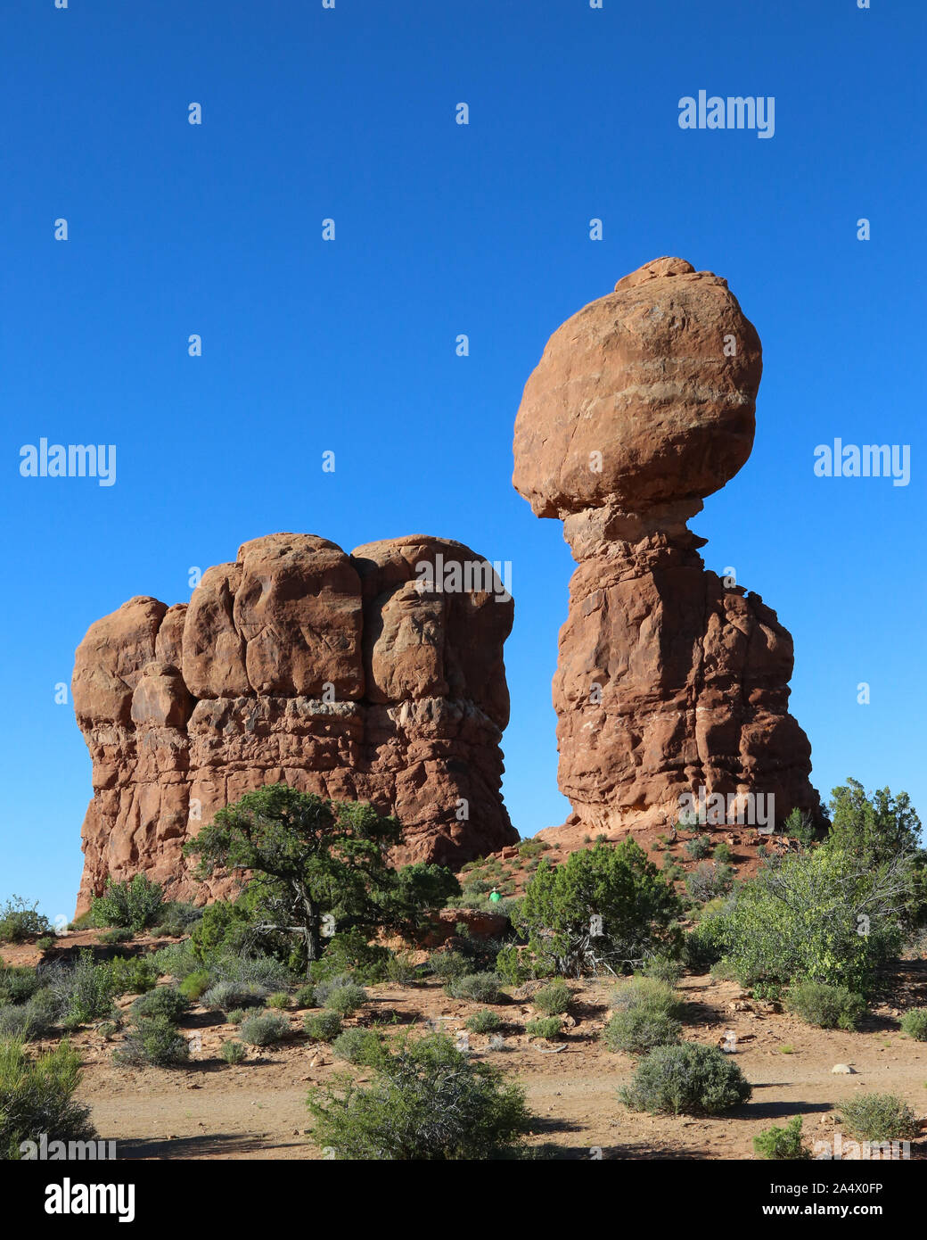 Rock balanced hi-res stock photography and images - Alamy