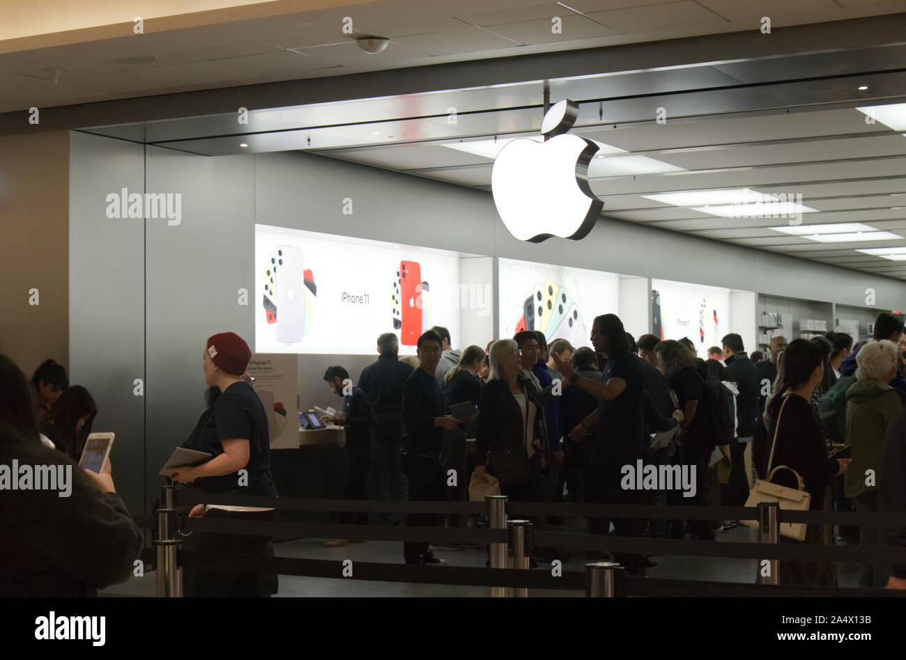 Iphone 11 pro hi-res stock photography and images - Alamy