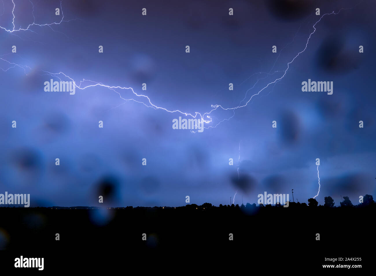 Rain drops rain hi-res stock photography and images - Alamy