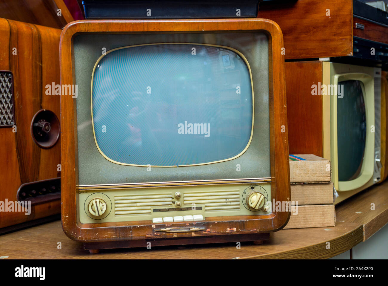 Electrical stores hi-res stock photography and images - Alamy