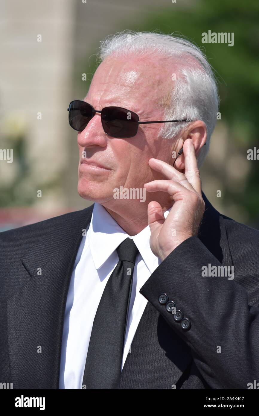 Secret Service Agent Hearing Stock Photo - Alamy