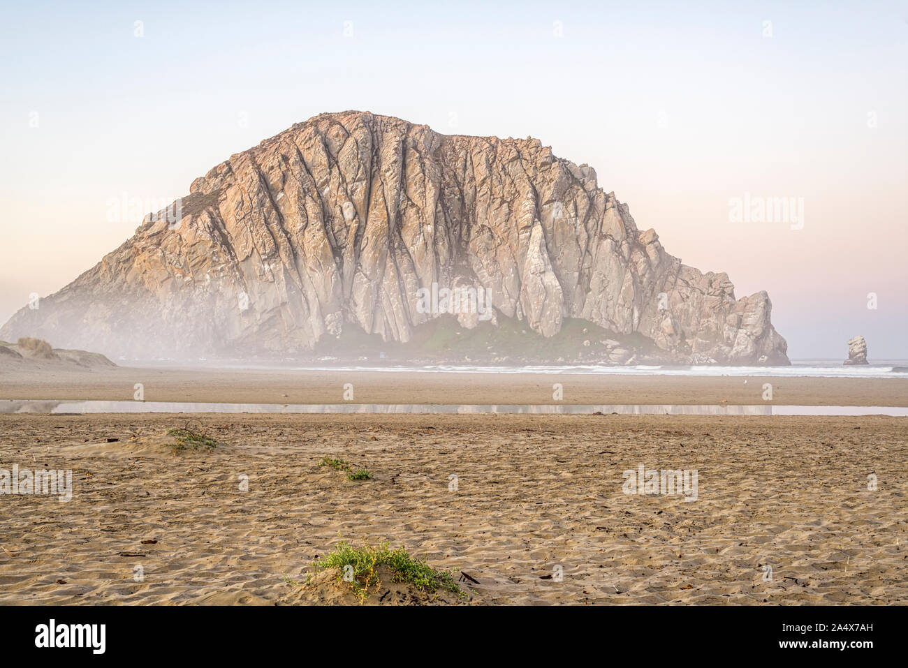 Morro bay surfing hi-res stock photography and images - Alamy