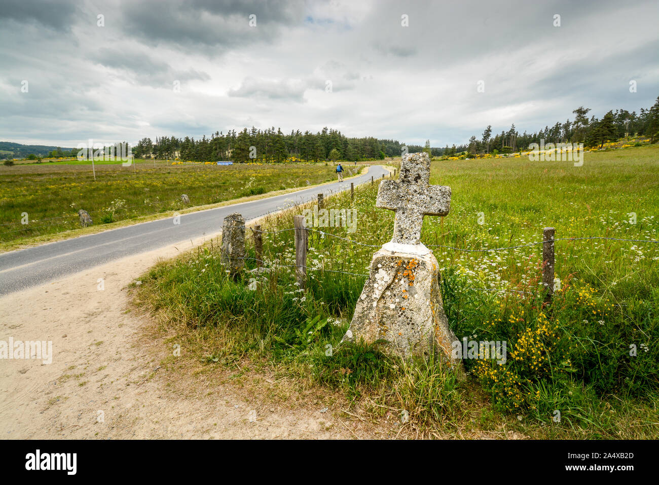 Camino de santiago stone cross hi-res stock photography and images - Alamy