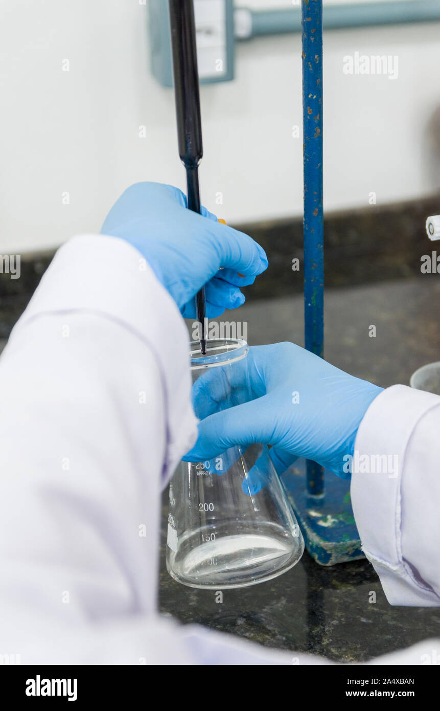 Titration High Resolution Stock Photography and Images - Alamy