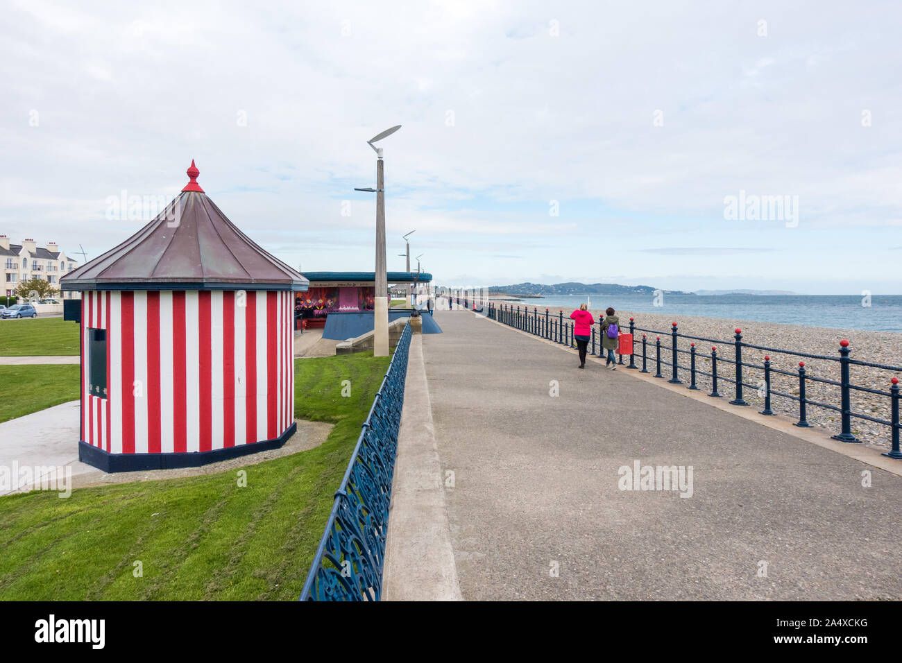 Bray seafront ireland hi-res stock photography and images - Alamy