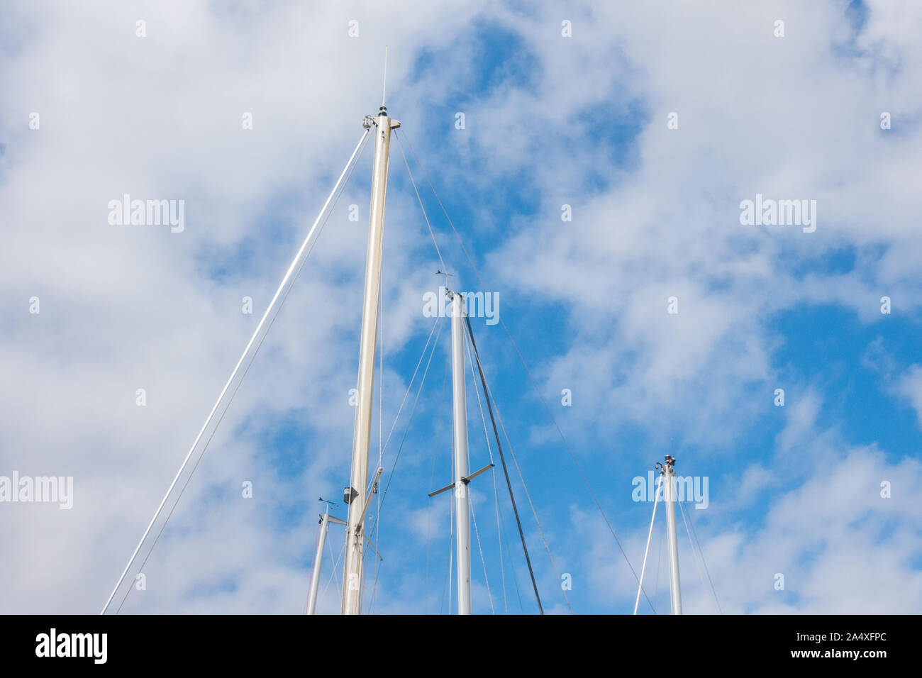 Sailing boat mast Stock Photo - Alamy