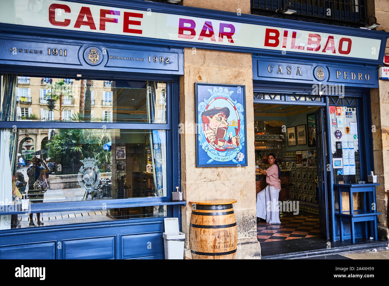 Bar antiguo hi-res stock photography and images - Alamy