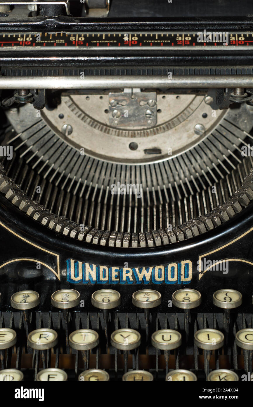 Underwood typewriters hi-res stock photography and images - Alamy