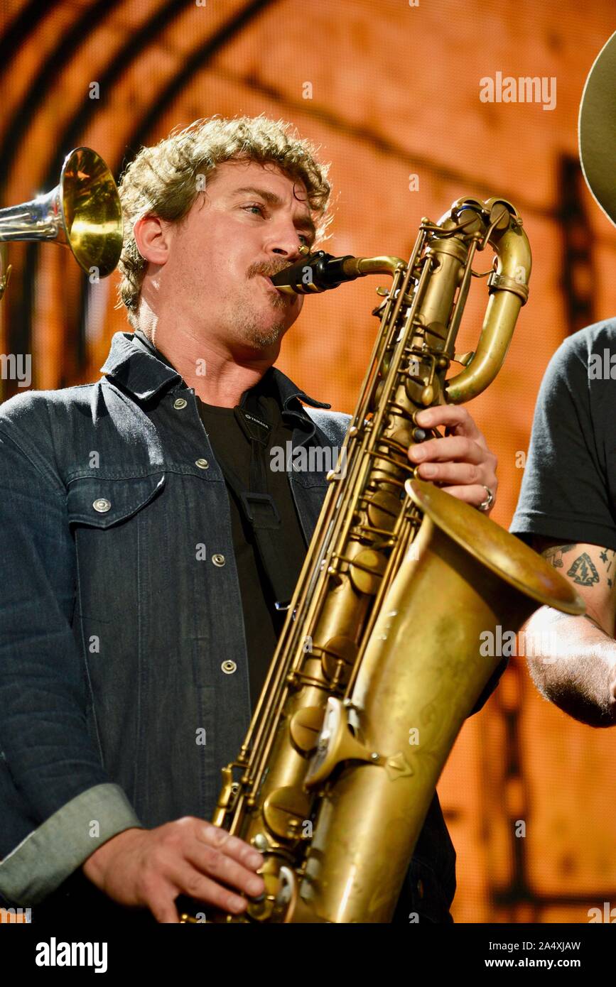 Baritone saxophone hi-res stock photography and images - Alamy