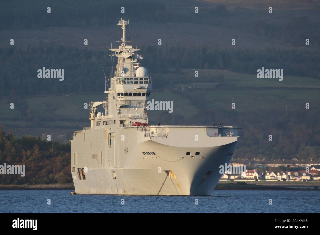 FS Tonnerre (L9014), a Mistral-class amphibious assault ship operated ...