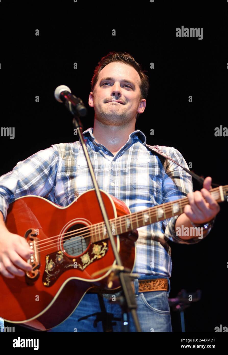 Hiawassee, GA, USA. 16th Oct, 2019. Justin Terry on stage for Gary ...