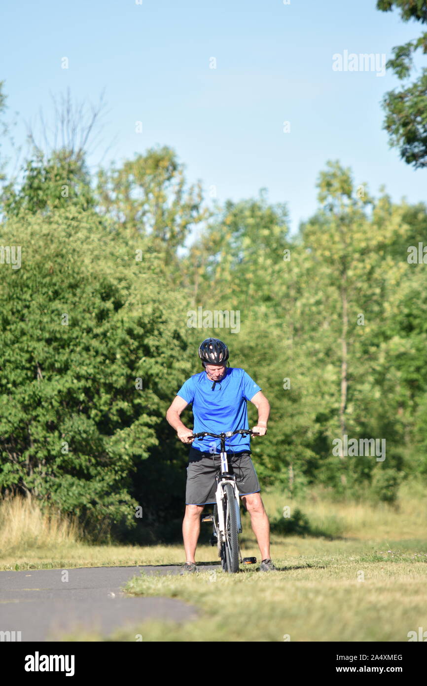 Retiree male hi-res stock photography and images - Alamy