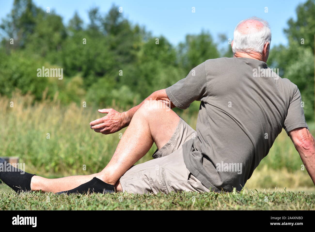 Stretching Army Senior Male Veteran Stock Photo - Alamy