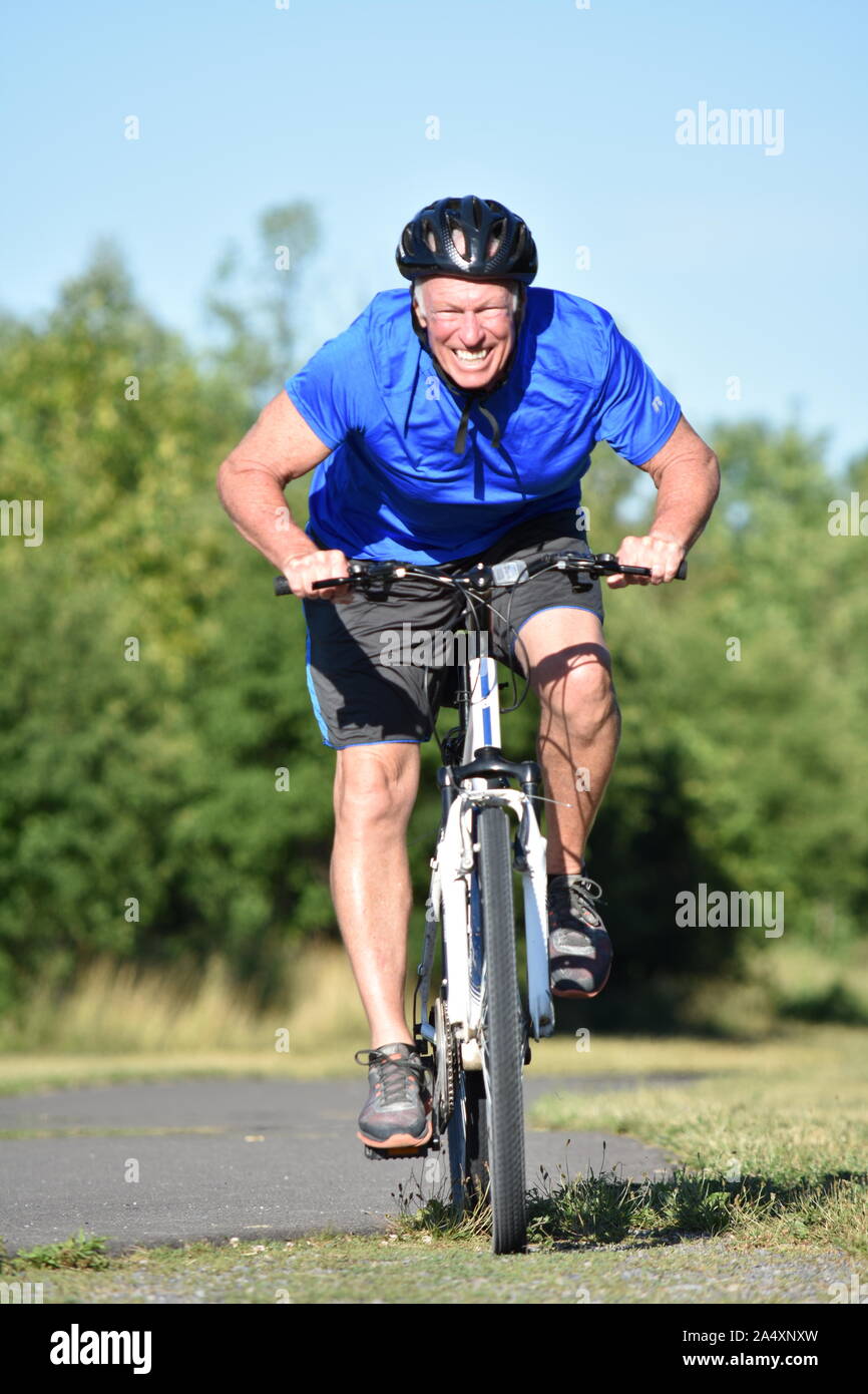 Biking athletes hi-res stock photography and images - Alamy