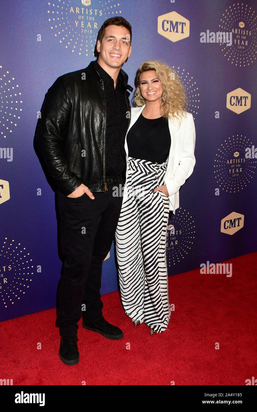 Nashville, Tennessee, USA. 16th Oct, 2019. Tori Kelly, Andre Murillo ...