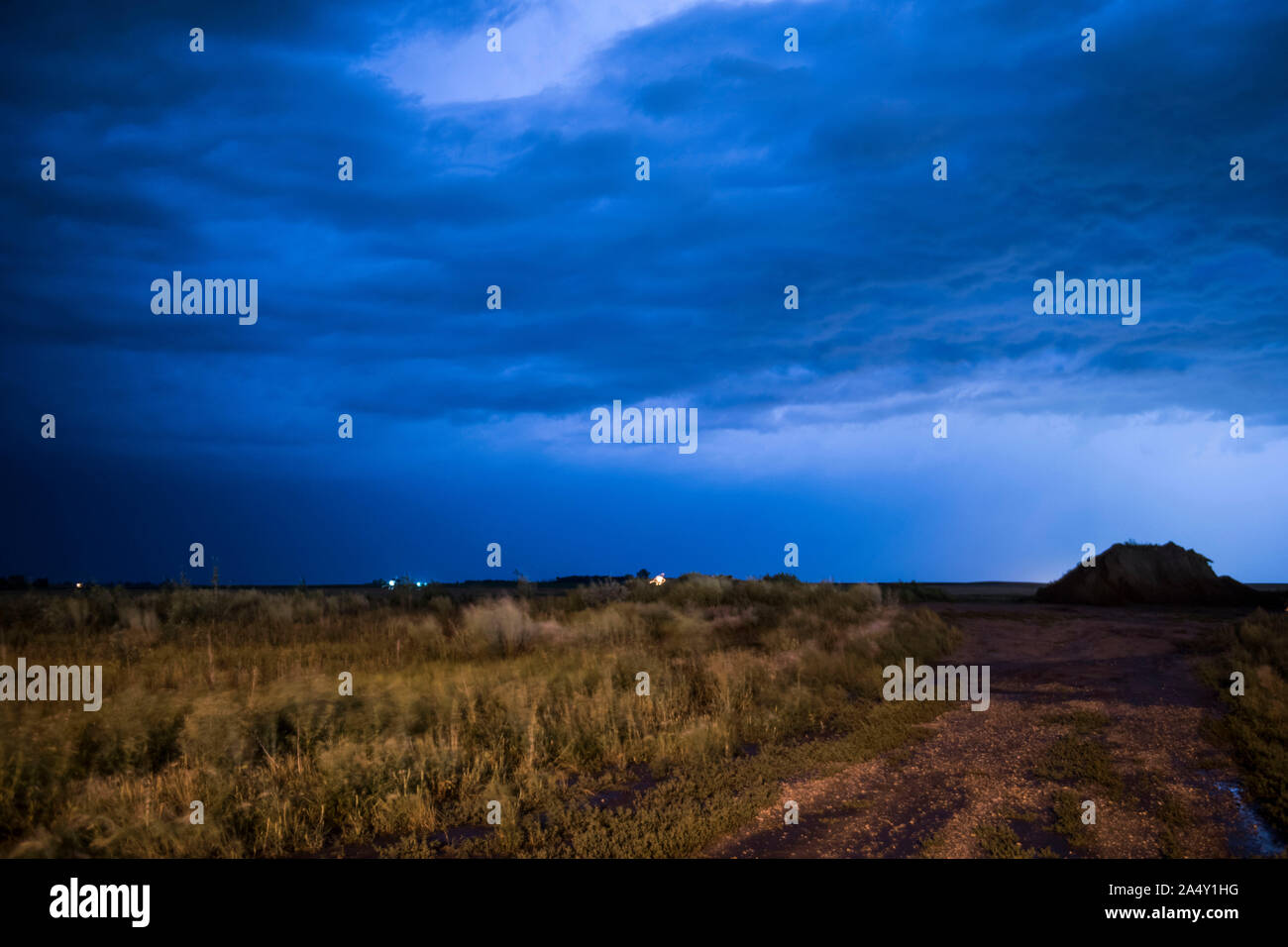Lightning within five miles hi-res stock photography and images - Alamy