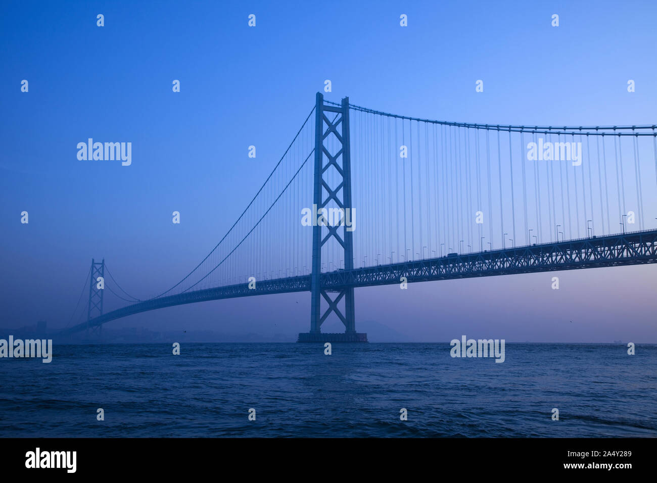 The dawn of Akashi Kaikyo Bridge Stock Photo - Alamy