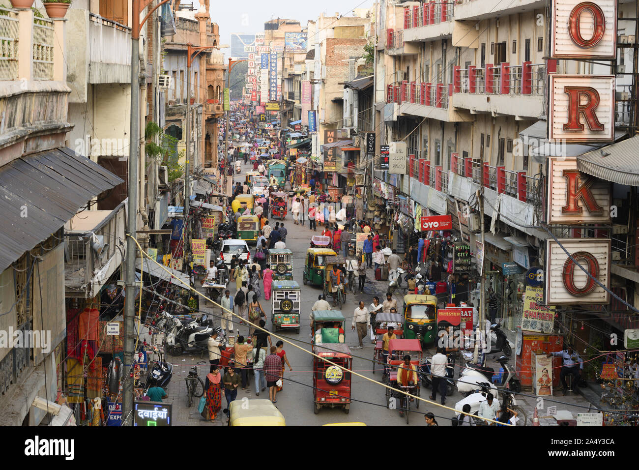 New delhi central railway station hi-res stock photography and images ...
