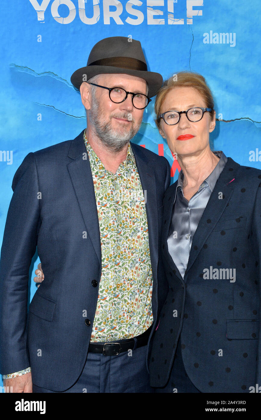 Los Angeles, USA. 16th Oct, 2019. Jonathan Dayton & Valerie Faris at ...