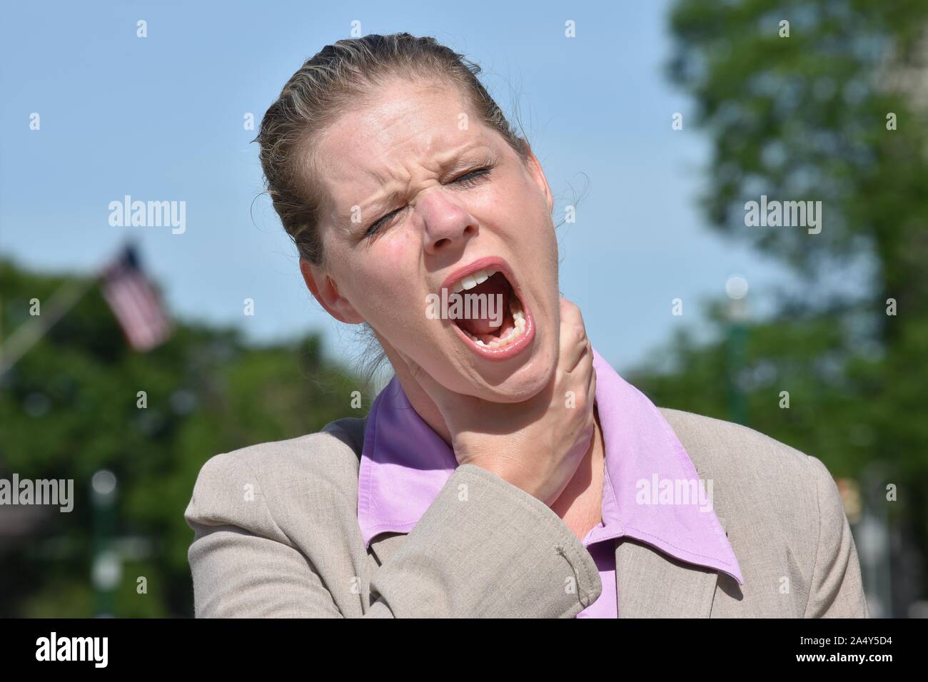 Wearing business attire hi-res stock photography and images - Alamy