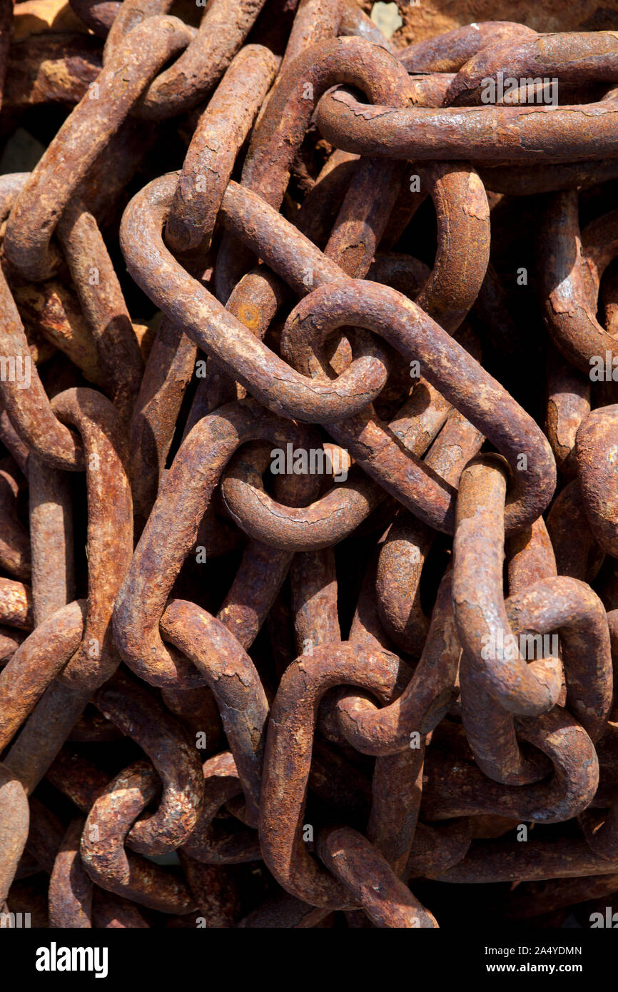 Rusty chains hi-res stock photography and images - Alamy