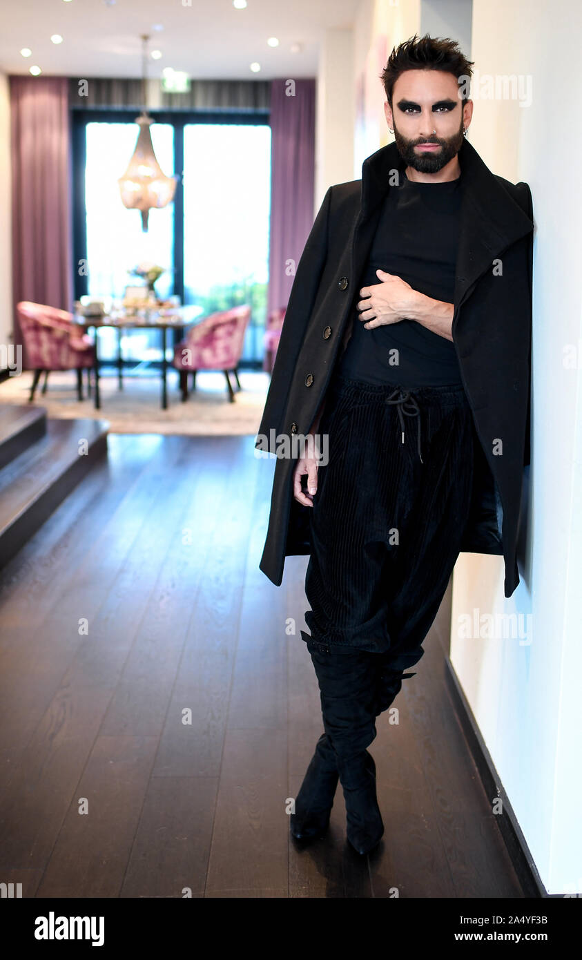 Thomas neuwirth tom neuwirth beard hi-res stock photography and images ...