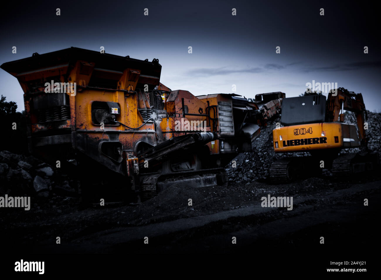 Yellow diggers hi-res stock photography and images - Alamy