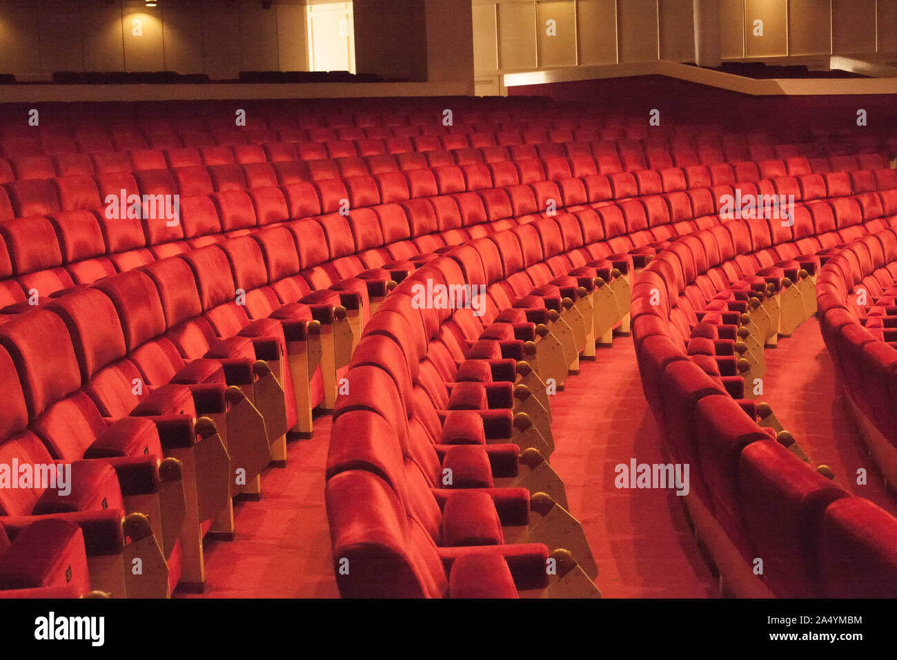 Seats seating theatre view audience hi-res stock photography and images ...