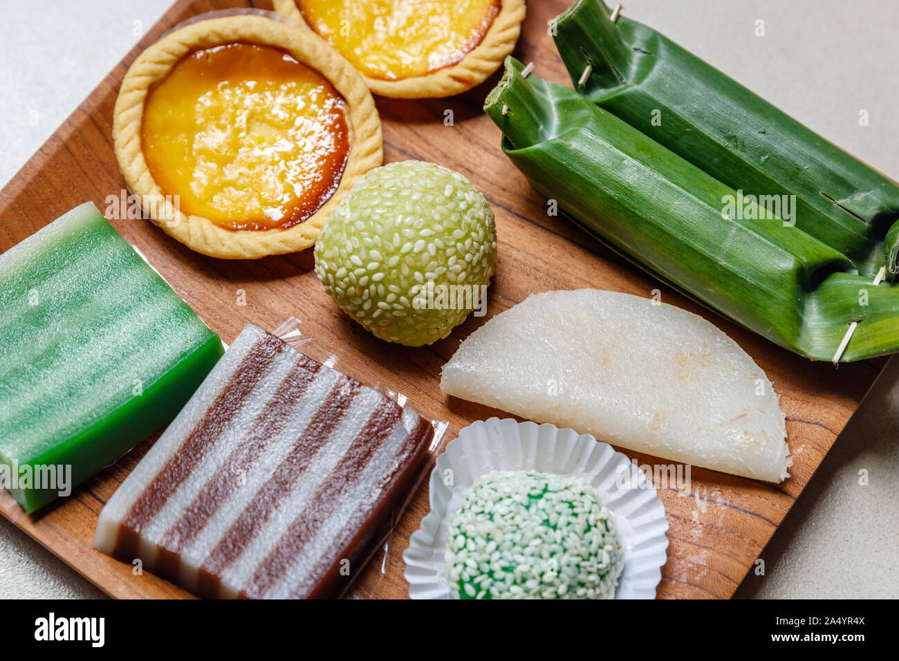 Kue lapis, Jaja Bendu, Onde-onde, kue mochi kacang and kue susu ...
