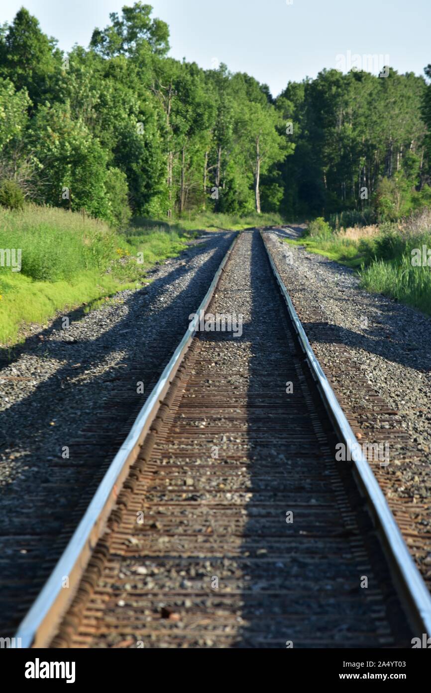 Rural train tracks hi-res stock photography and images - Alamy