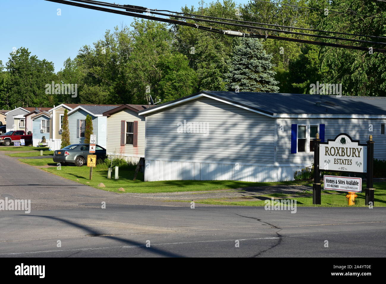 Manufactured Homes Poor Neighborhood Stock Photo - Alamy