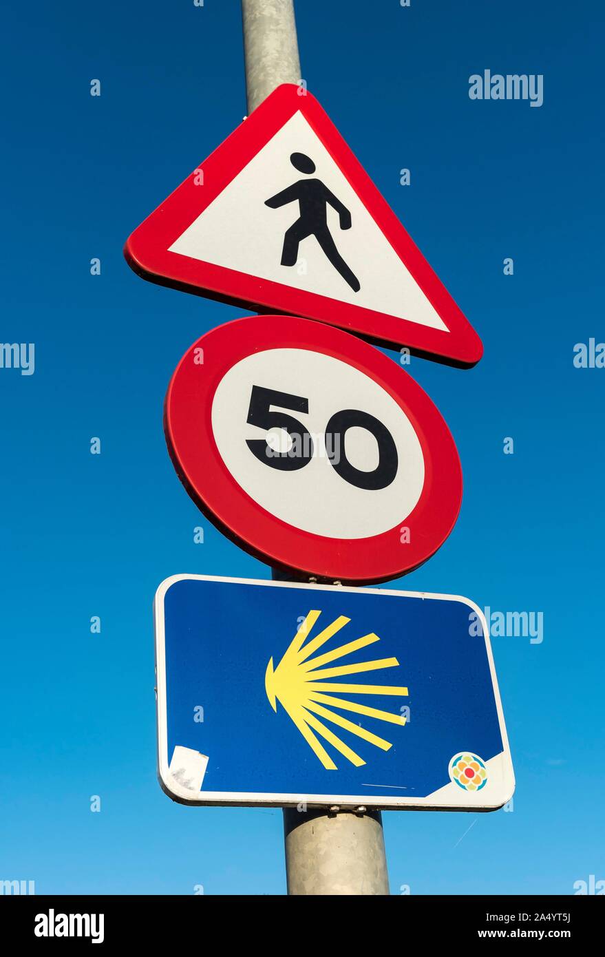Camino de Santiago road sign with shell symbol, Puente La Reina ...