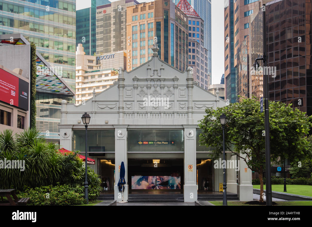 Raffles place mrt station hi-res stock photography and images - Alamy