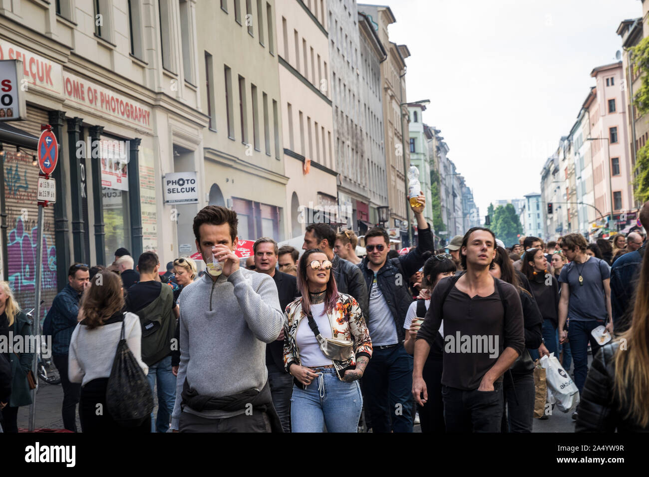 Oranienstrasse party pedestrians people hi-res stock photography and ...