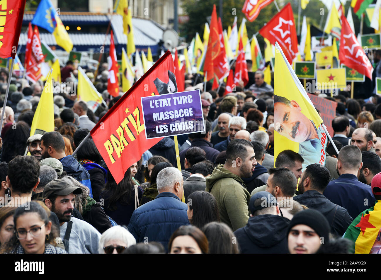 Rojava flag hi-res stock photography and images - Alamy