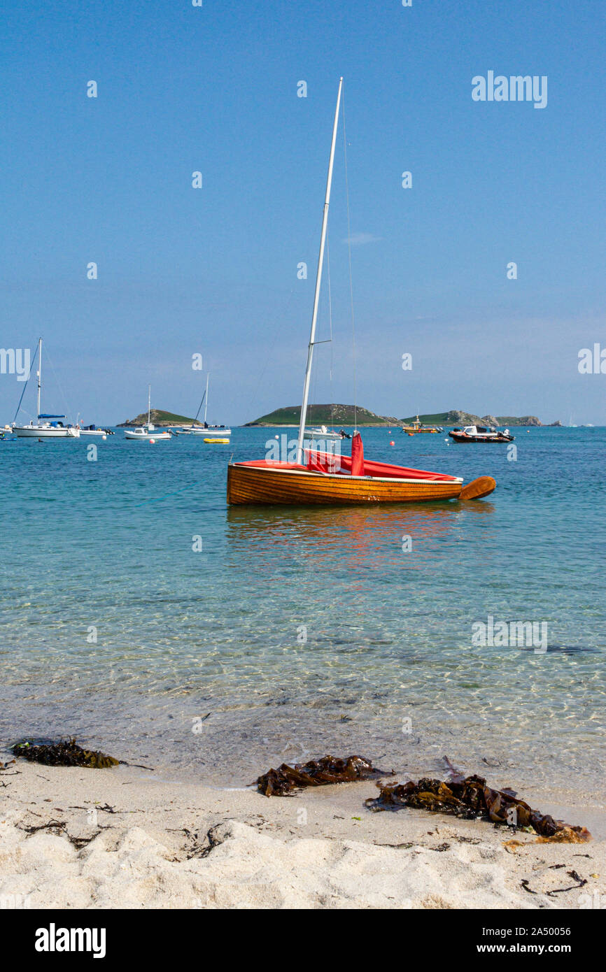 Boats anchored in Higher Town Bay, St Martin's, Isles of Scilly Stock ...