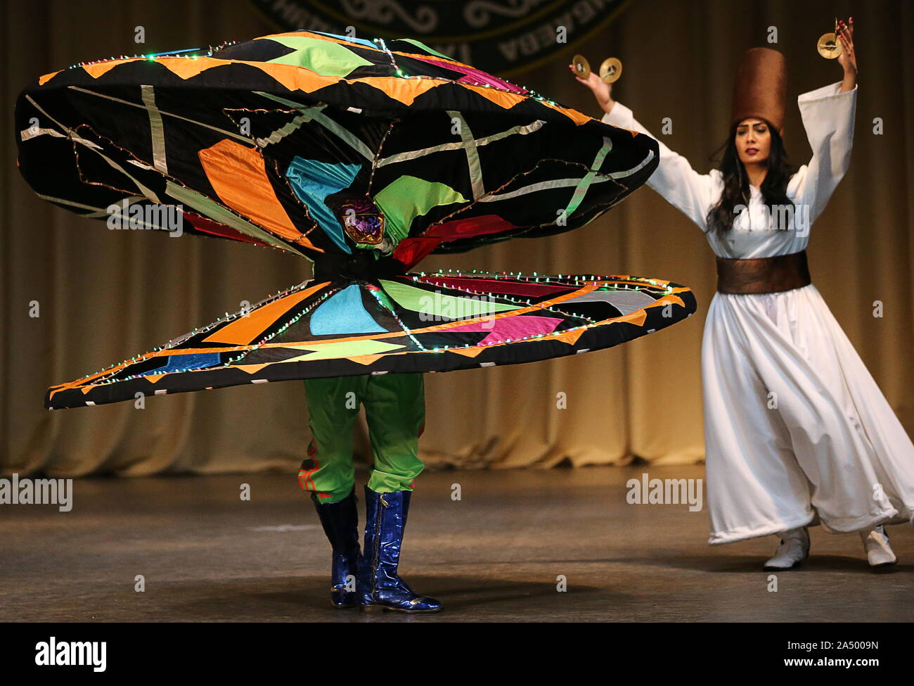 Egyptian Dancers Traditional High Resolution Stock Photography and ...
