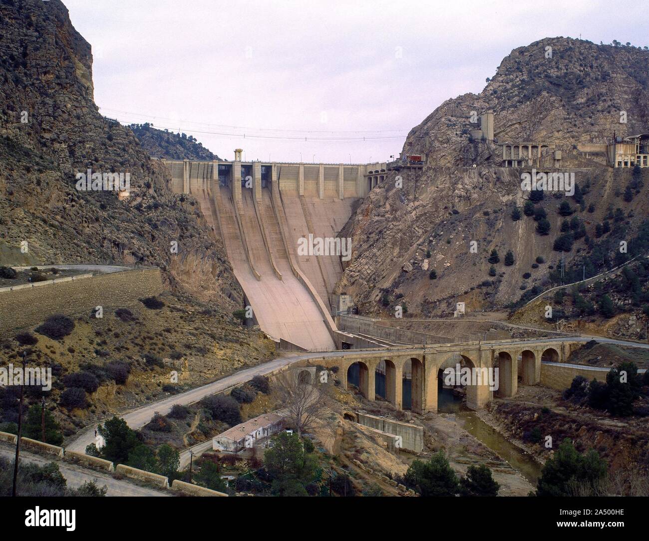 PRESA DEL EMBALSE DE CONTRERAS. Location: EXTERIOR. PROVINCIA. Valencia ...