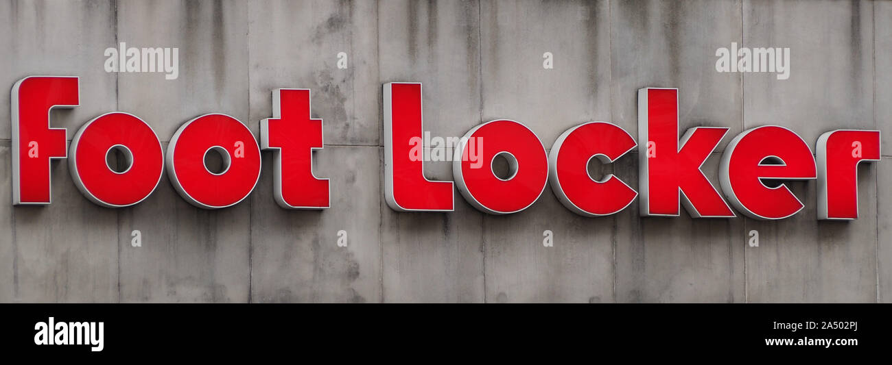 Foot locker sign hi-res stock photography and images - Alamy